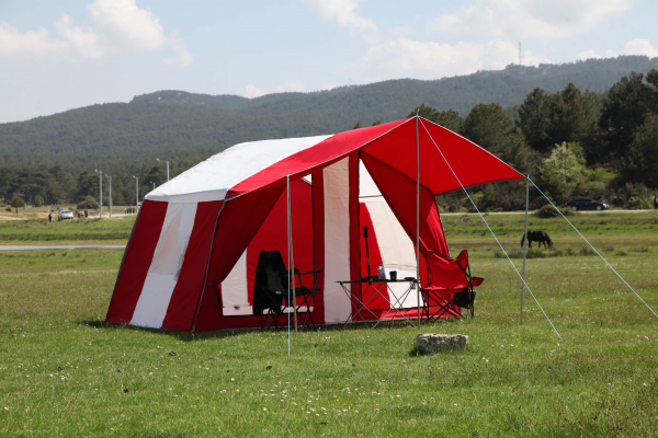 İki Odalı Kırmızı İmperteks Kamp Çadırı
